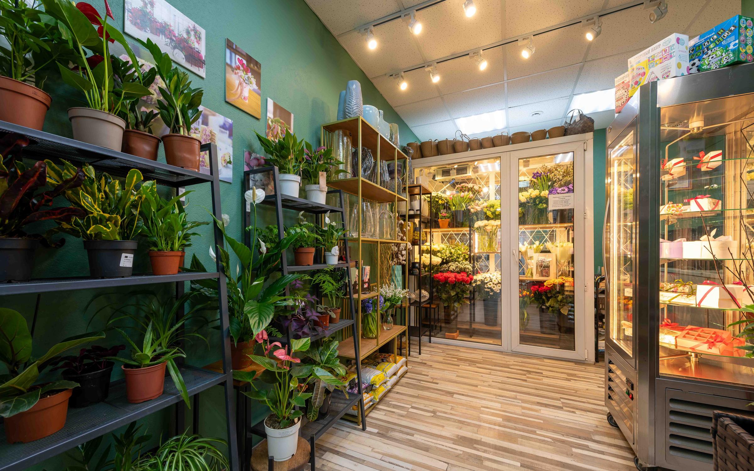 Inna Flowers, мастерская цветов по адресу Фрязино, улица Нахимова, 14а ...